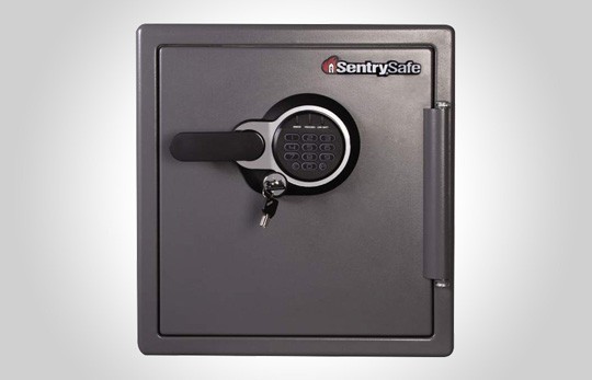 SentrySafe Fire Proof & Water Resistant Safe STW123GDC - SafeTrolley